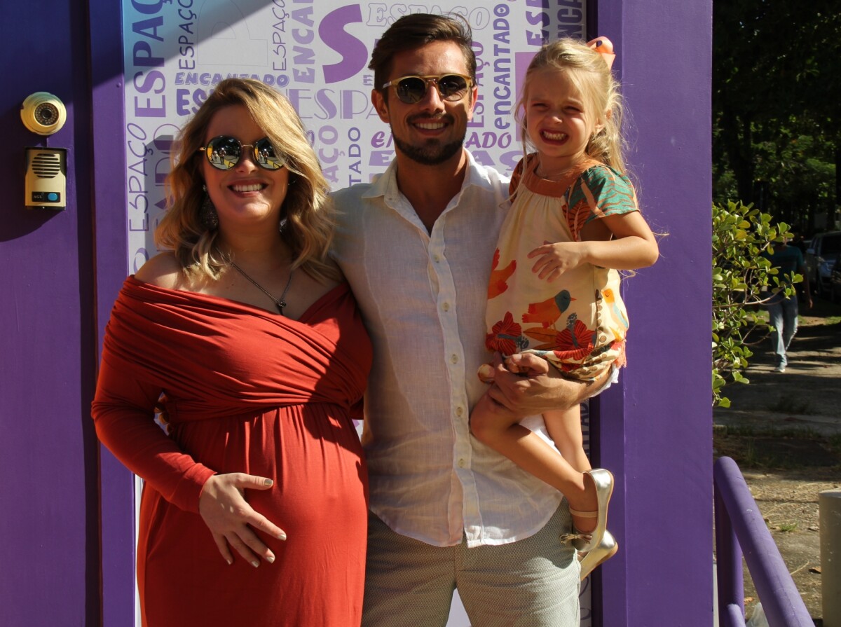 Foto: Rafael Cardoso e a mulher anunciaram a chegada do filho, Valentim ...