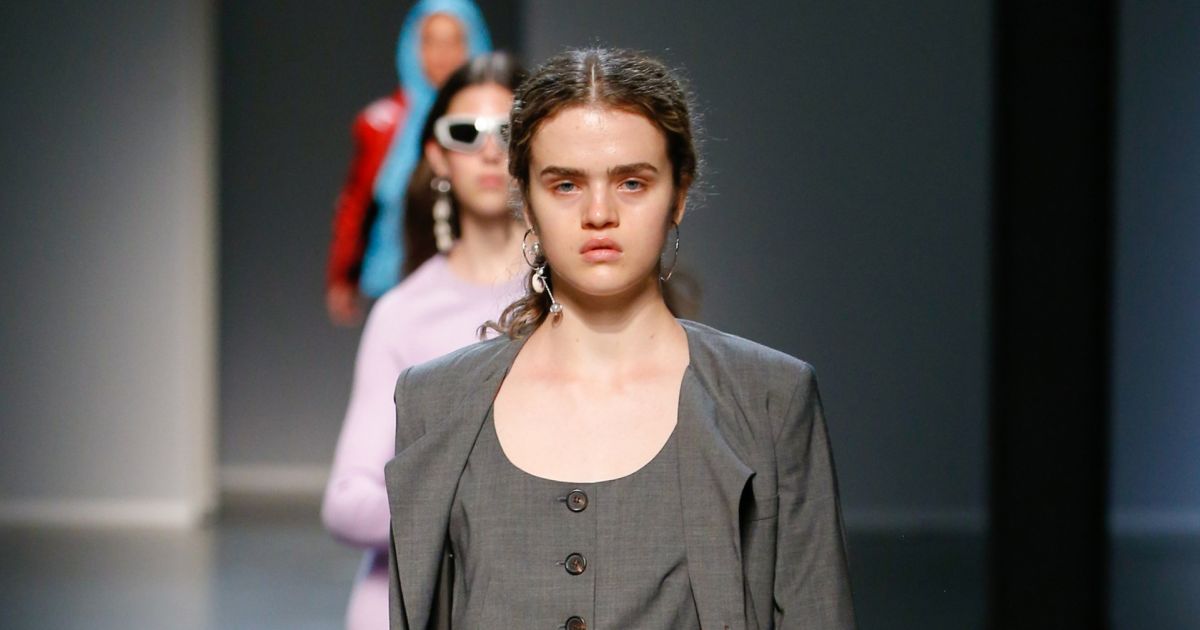 Peças com visual mais andrógino também fizeram parte da apresentação ...