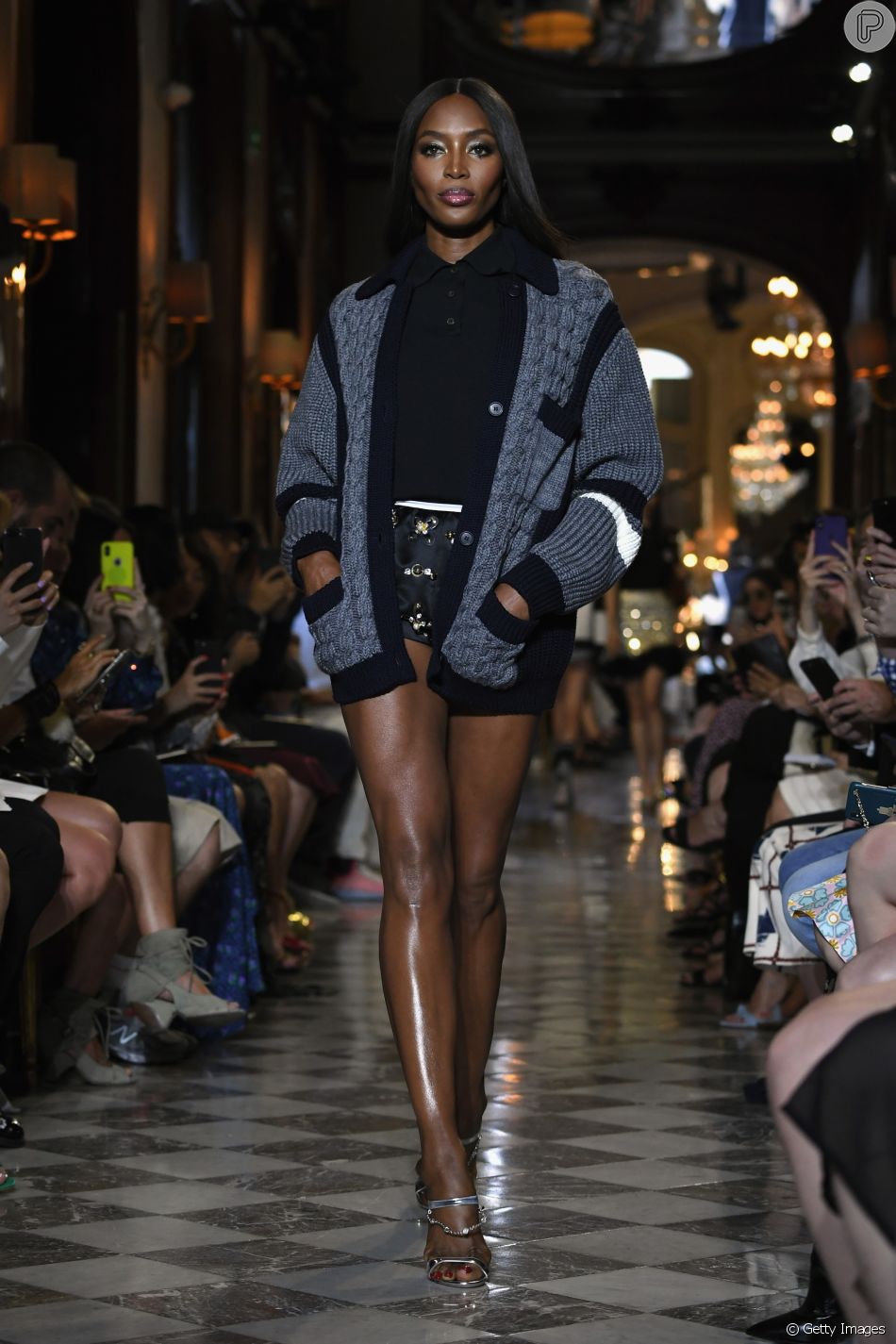 A top model Naomi Campell foi uma das estrelas do desfile da Miu Miu ...