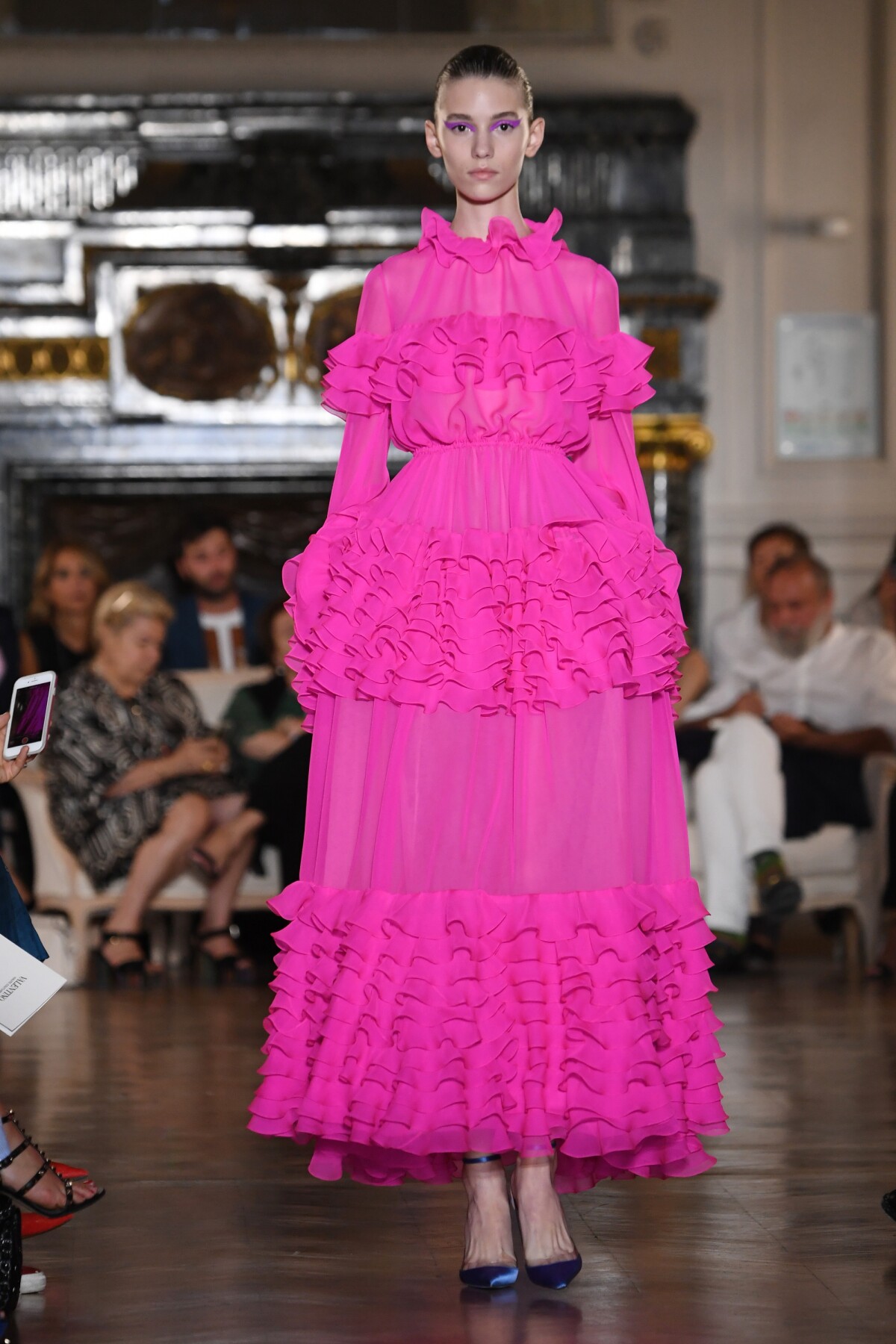 Foto: Com inspiração em deuses e seres mitológicos, Valentino desfilou ...