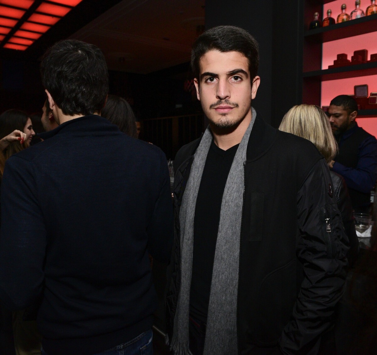 Foto: Enzo Celulari conheceu a namorada, Victória Grendene, em São ...