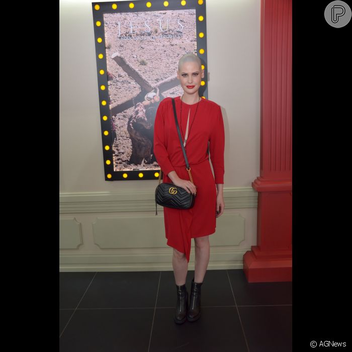 A atriz Mayana Moura surgiu careca na coletiva da novela 'Jesus ...