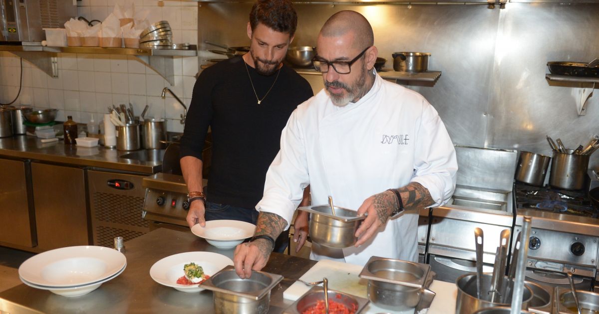 Henrique Fogaça preparou um jantar com Cauã Reymond no evento da Vivara ...
