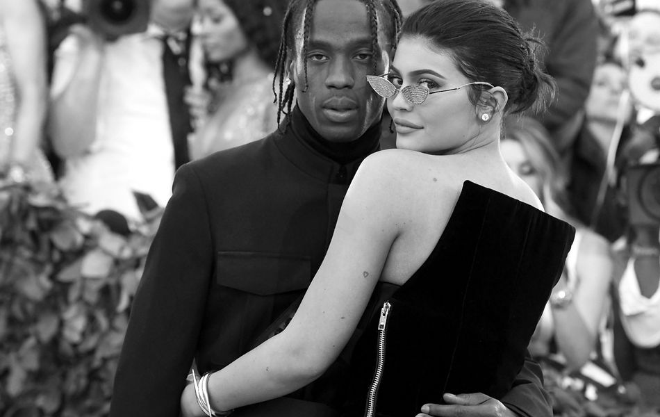 Kylie Jenner e namorado, Travis Scott, mostram filha de 6 meses em ...