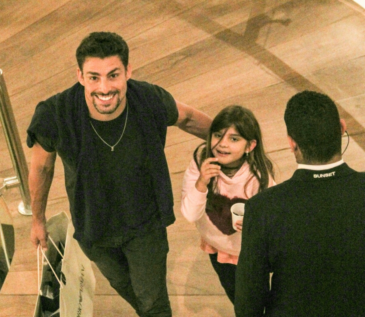 Foto: Cauã Reymond é bastante presente na criação da filha, Sofia ...