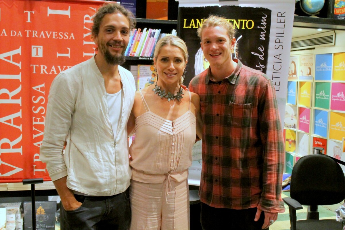 Foto: Letícia Spiller com o namorado, Pablo Vares, e o filho, Pedro, no ...