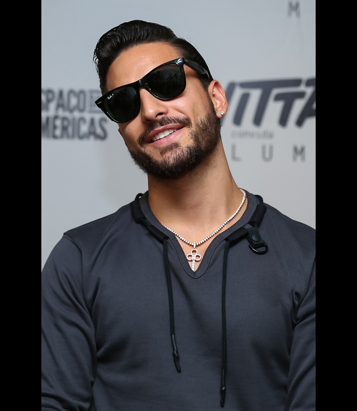 Foto: Maluma deixou de ser seguido por Anitta no Twitter - Purepeople