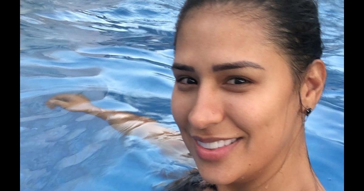 Simone dispensa biquíni e curte piscina com roupa de academia: 'Não dá ...