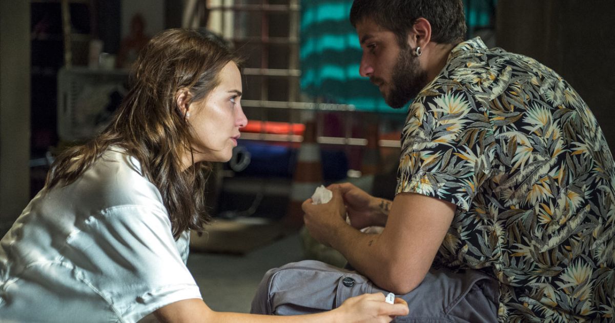 Rosa (Letícia Colin) rompe o relacionamento com Ícaro (Chay Suede) em ...