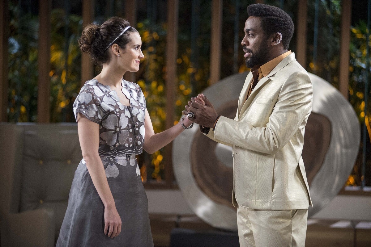 Foto: Brian (Lázaro Ramos) fica noivo de Lara (Elisa Pinheiro), em ...