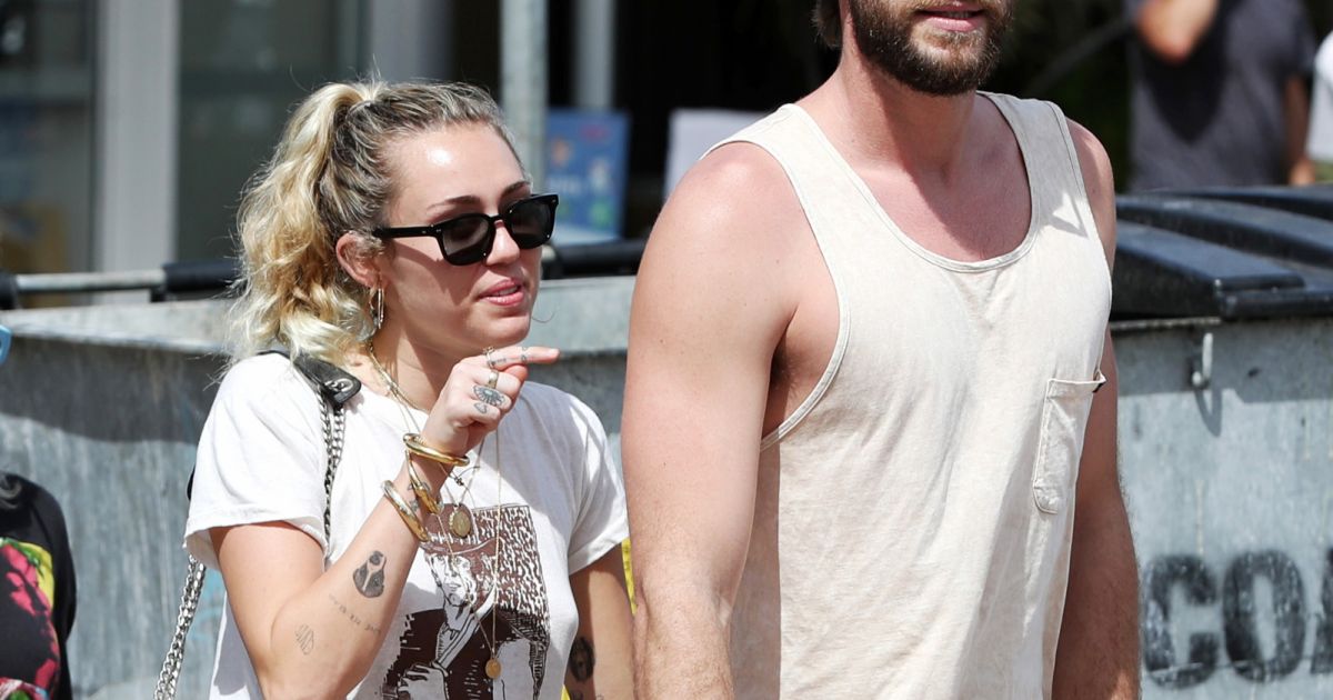 Miley Cyrus e Liam Hemsworth estão juntos há nove anos - Purepeople