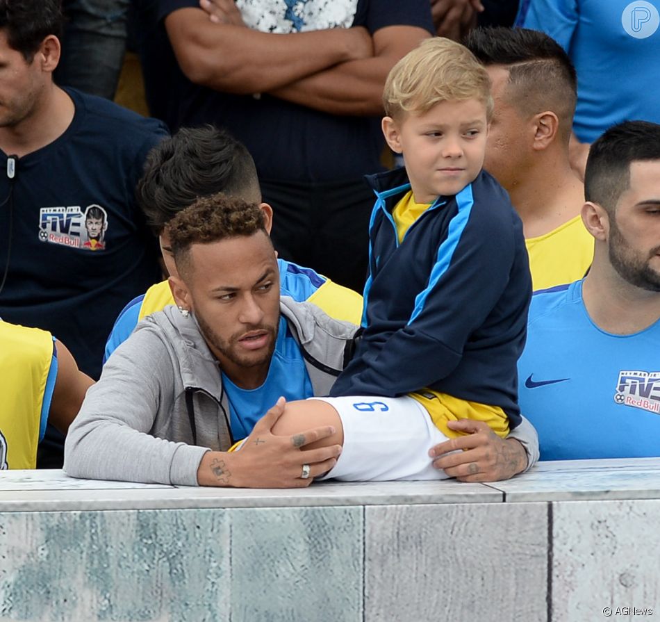 Neymar é participativo na criação do filho, Davi Lucca, de 7 anos ...