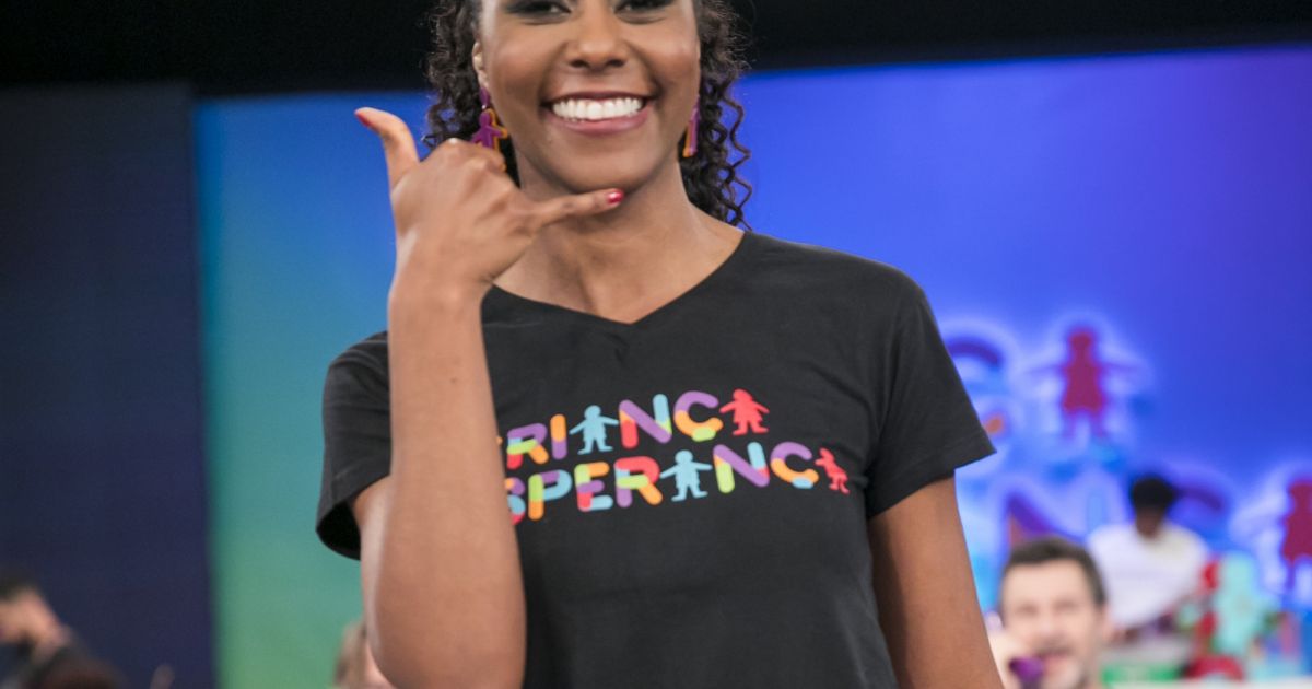 Maria Júlia Coutinho fez sucesso em sua estreia no 'Jornal Nacional ...