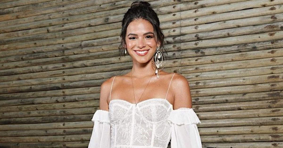 Em viagem, Bruna Marquezine dá susto em amigos, com muito estilo. Vídeo ...