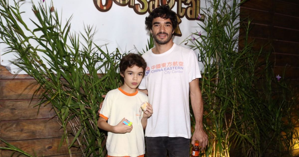 Semelhança entre Caio Blat e filho Bento chama atenção em festa. Fotos ...