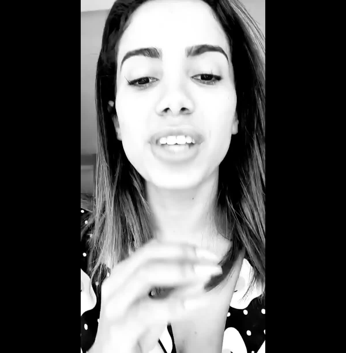 Vídeo: Vitão aparece em vídeo de Anitta logo após cantora acordar de ...