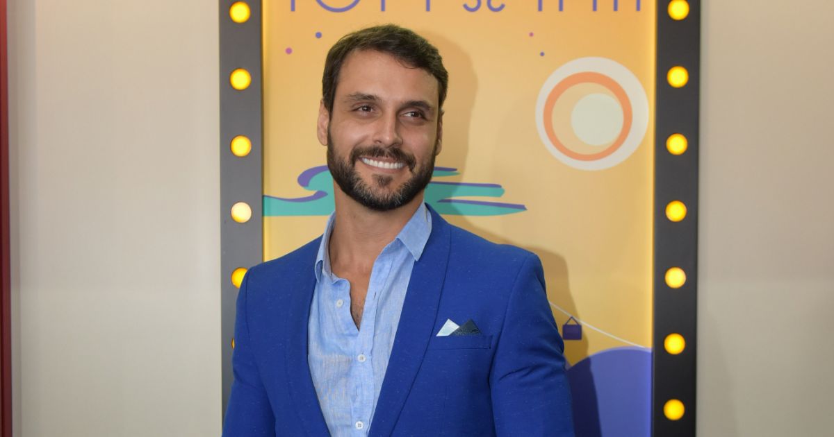 Felipe Cunha costuma fazer declarações de amor para a namorada, Rayanne ...