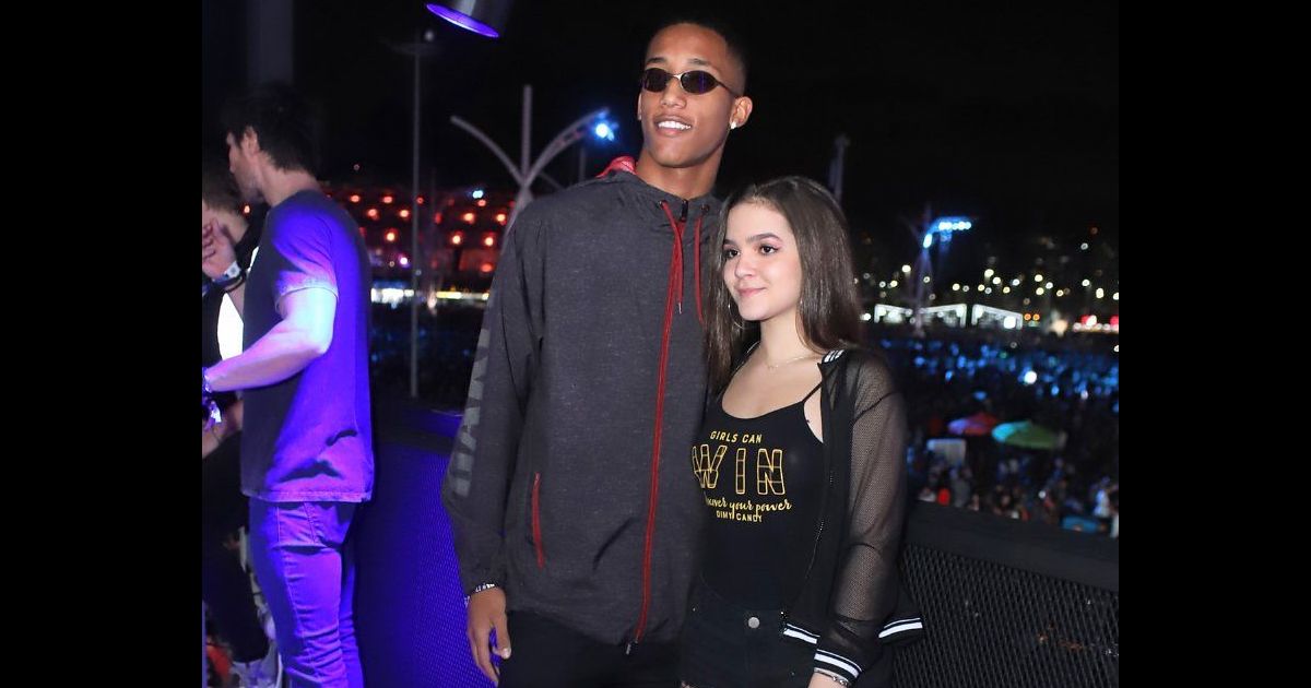 Mel Maia e o namorado, João Pedro, posam juntos e detalhe surpreende ...