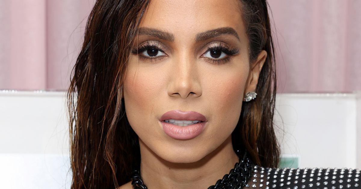 Anitta possui patrimônio avaliado em US$ 100 milhões, aproximadamente ...