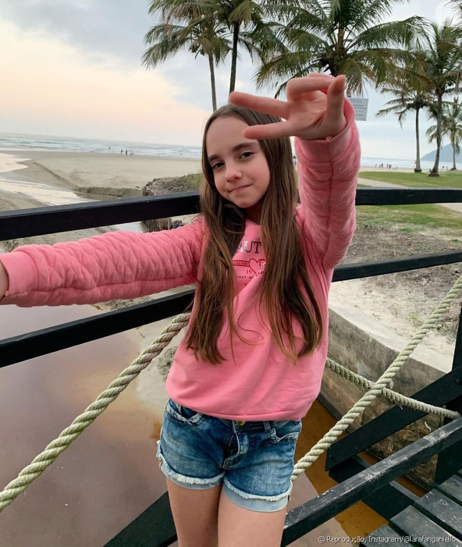 Lara Fanganiello tem 11 anos e é atriz e influencer - Purepeople