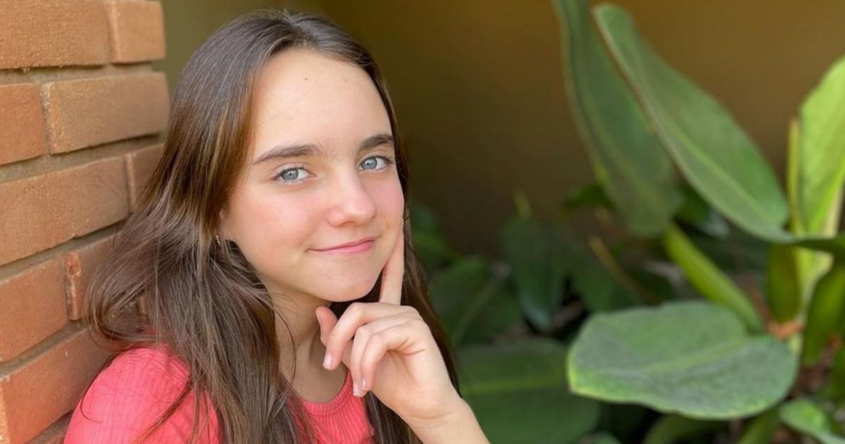 Jeans dita moda da atriz da novela 'Carinha de Anjo' Lara Fanganiello ...