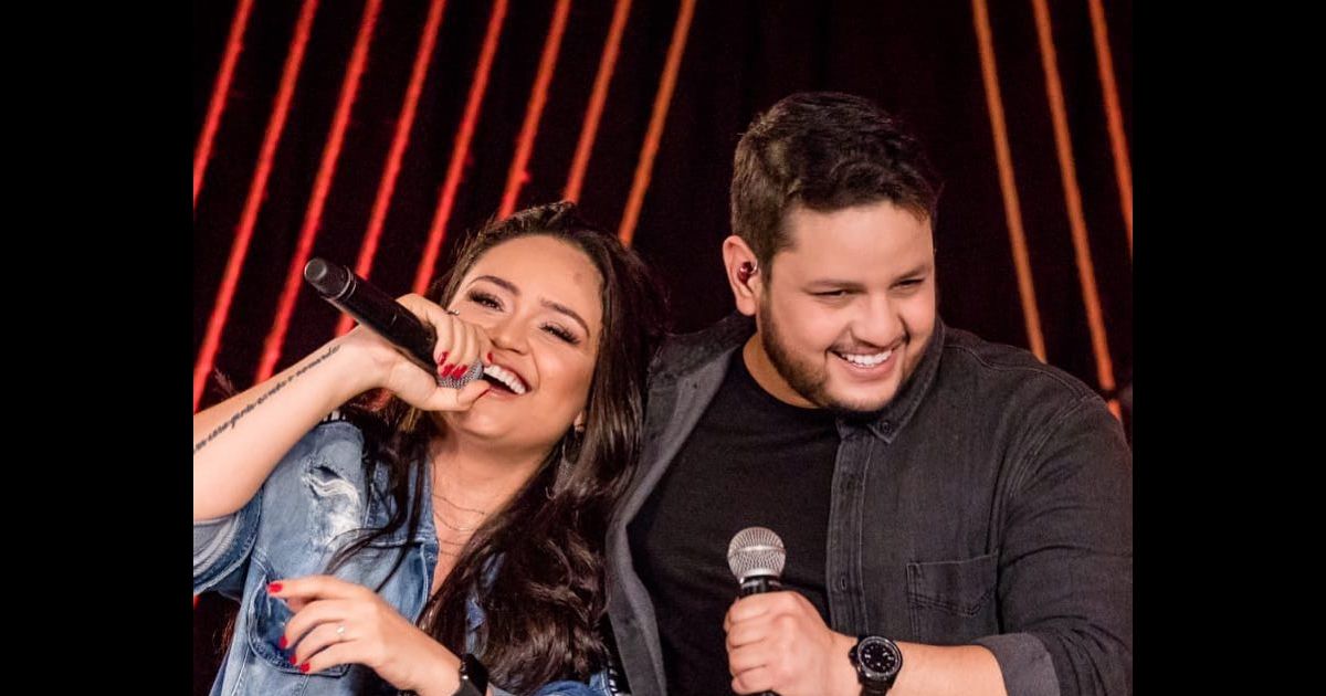 Maurílio faz dupla com a cantora Luiza - Purepeople