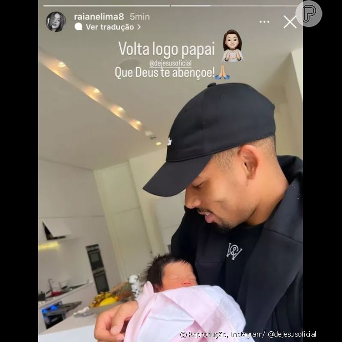 Gabriel Jesus compartilhou alguns momentos ao lado da filha recém ...