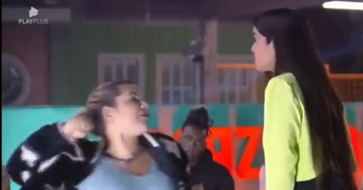 A Fazenda: Deolane simulou um soco em Kerline - Purepeople