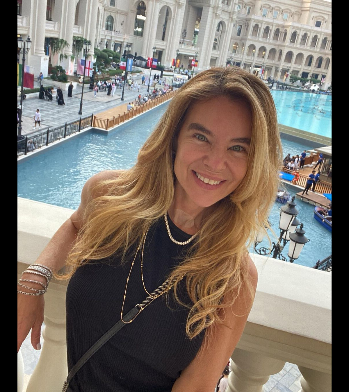 Foto: Desirée Soares está casada com Galvão Bueno há 22 anos - Purepeople