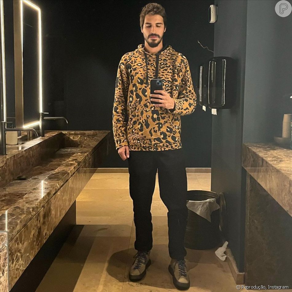 Humberto Carrão está namorando com o diretor de arte Thales Junqueira? Entenda e veja fotos do ...