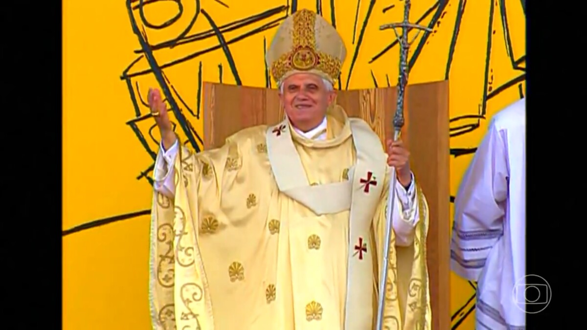 Foto: Papa Emérito Bento XVI esteve no Brasil para santificar Frei ...