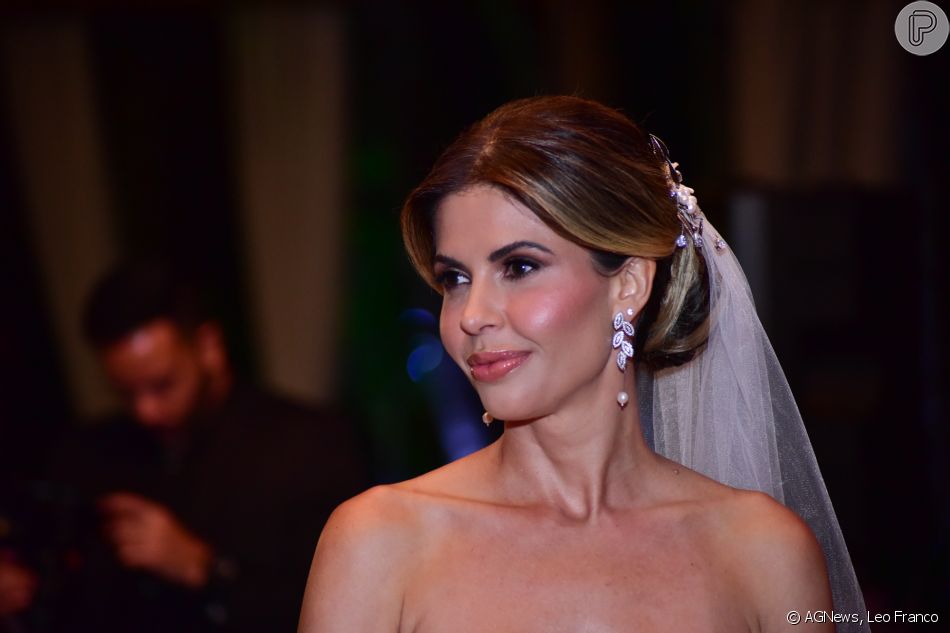Casamento de Cacau Colucci, do 'BBB 10', tem vestido de noiva de ...