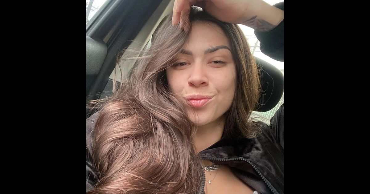 MC Pipokinha vem causado polêmica com seus shows marcados por forte ...