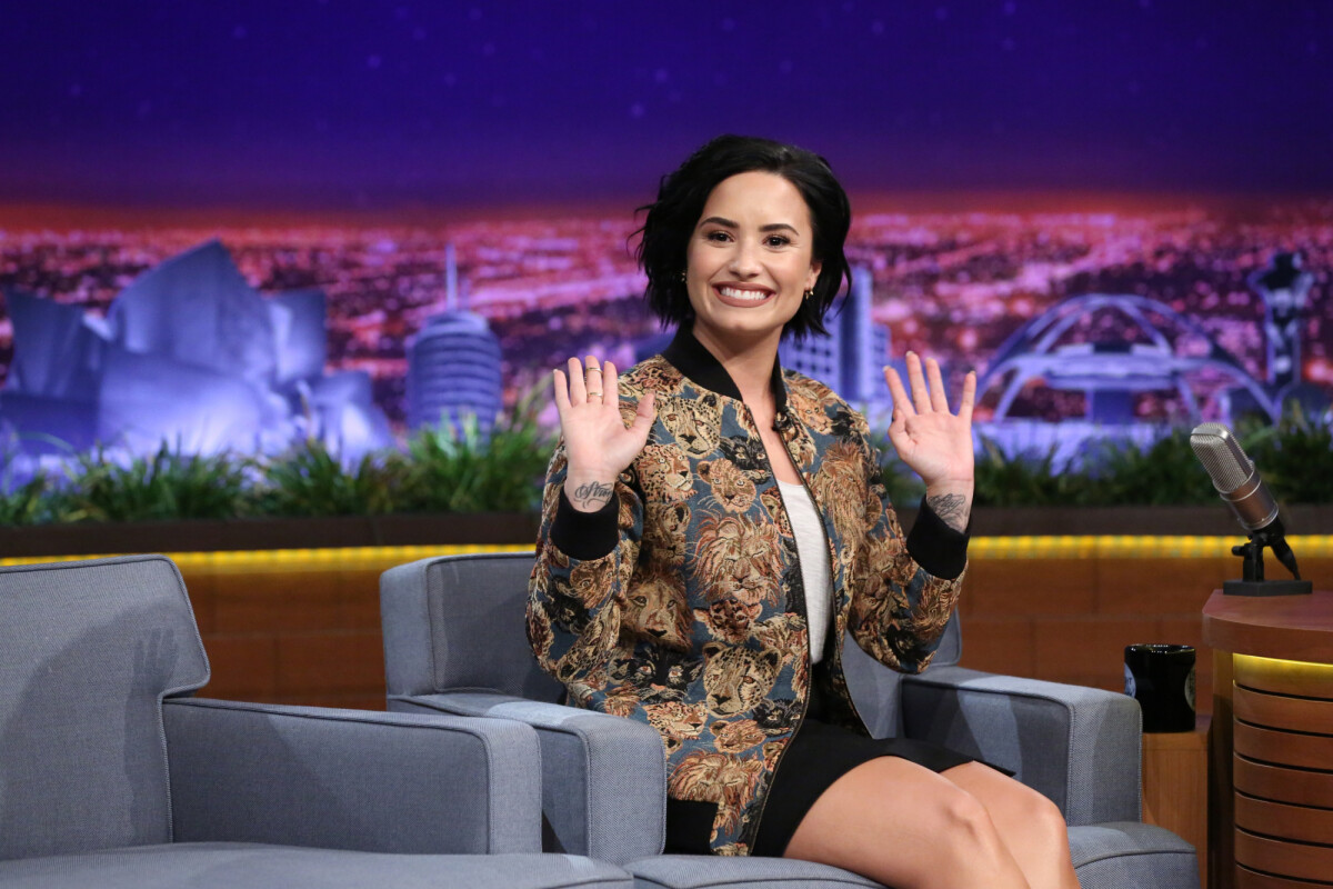 Foto: Demi Lovato conta para Raven e Miranda, apresentadoras do 'The ...