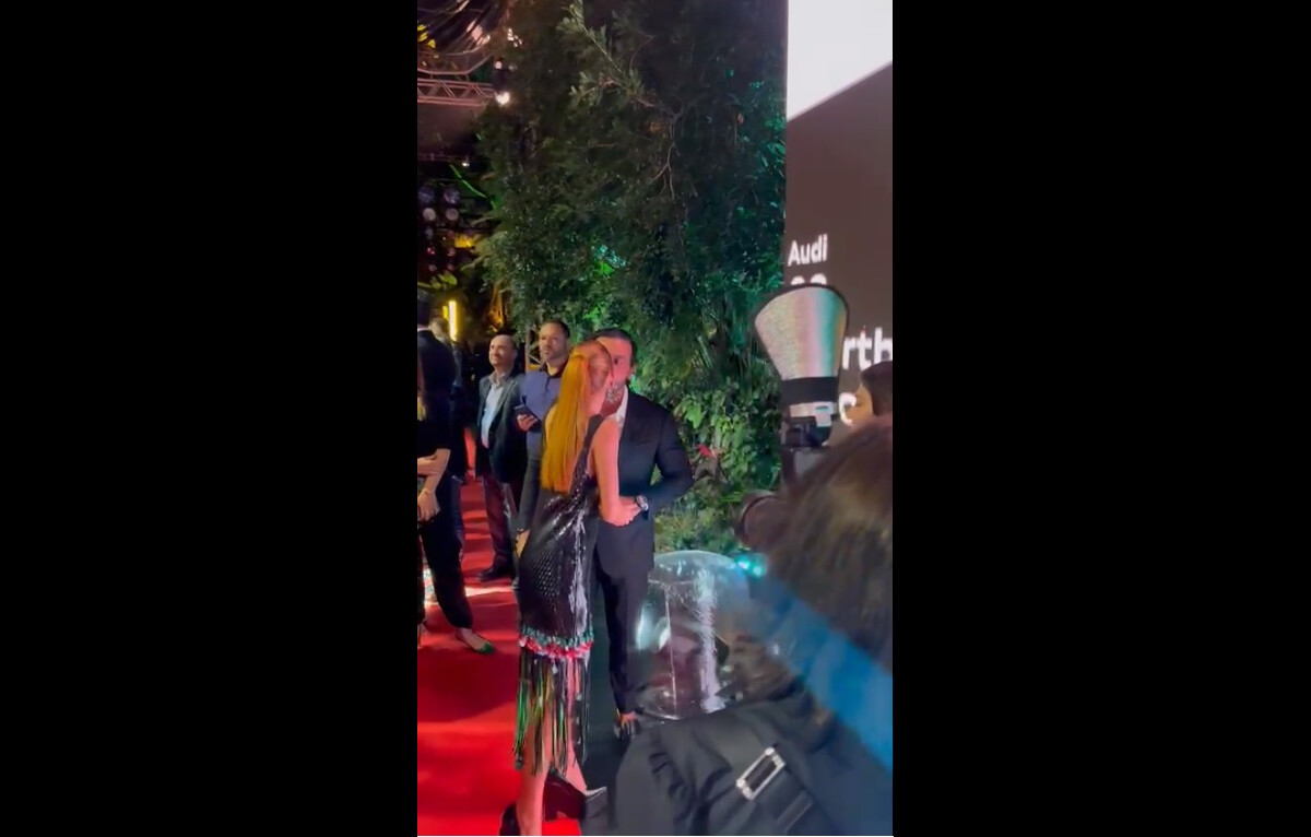 Foto: Marina Ruy Barbosa e Abdul Fares trocaram beijos em tapete ...