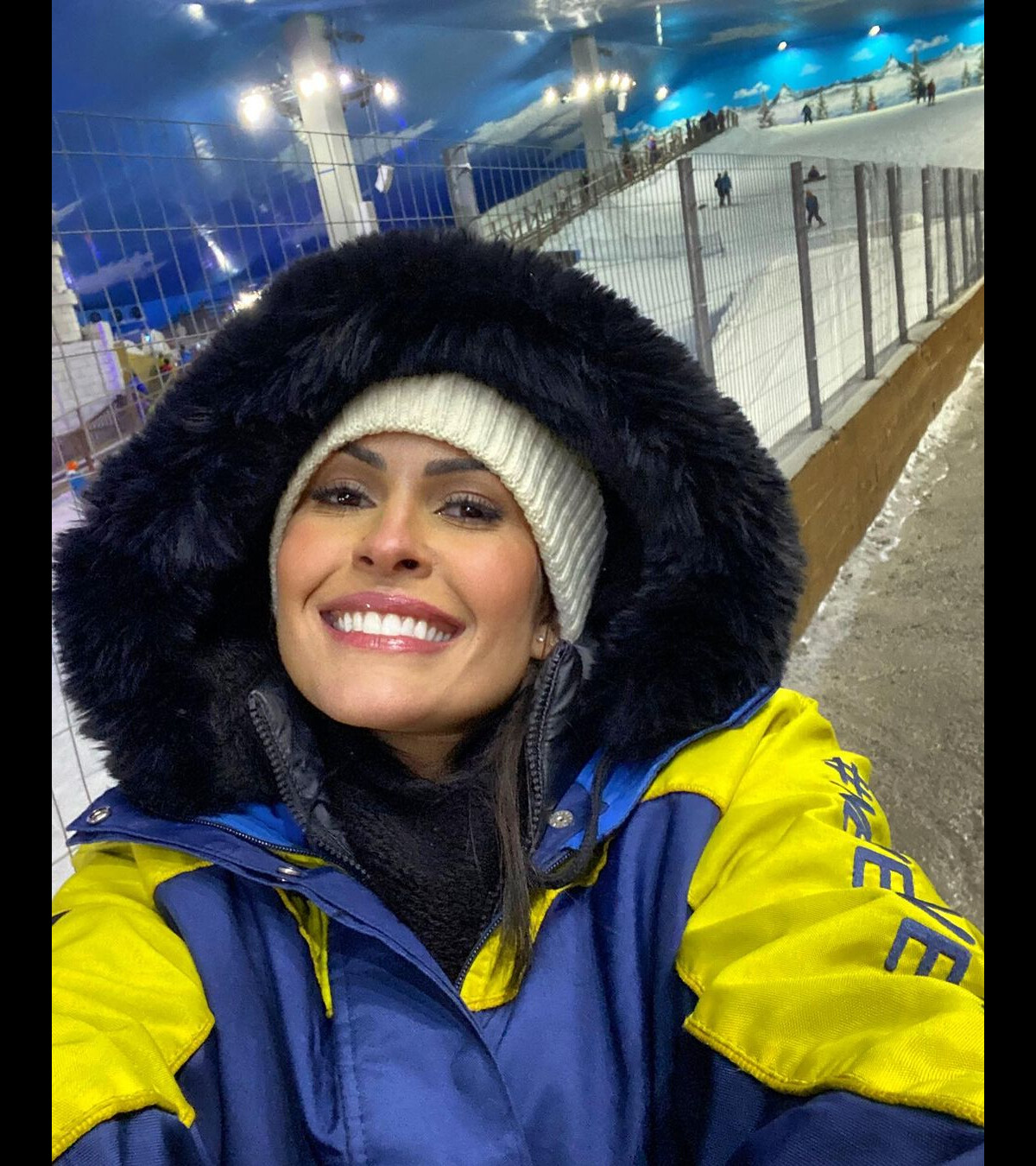 Foto: Influenciadora Larissa Borges fez foto no parque Snowland em ...