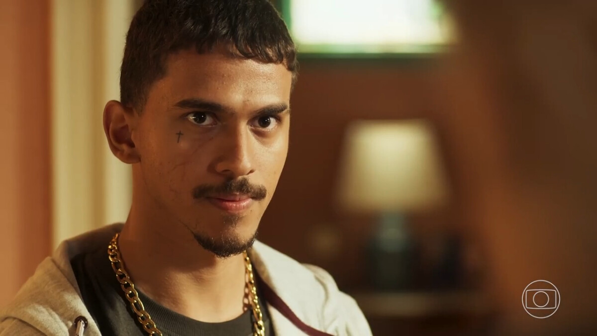 Foto: Novela 'Fuzuê': Merreca (Ruan Aguiar) sequestra Luna (Giovana ...