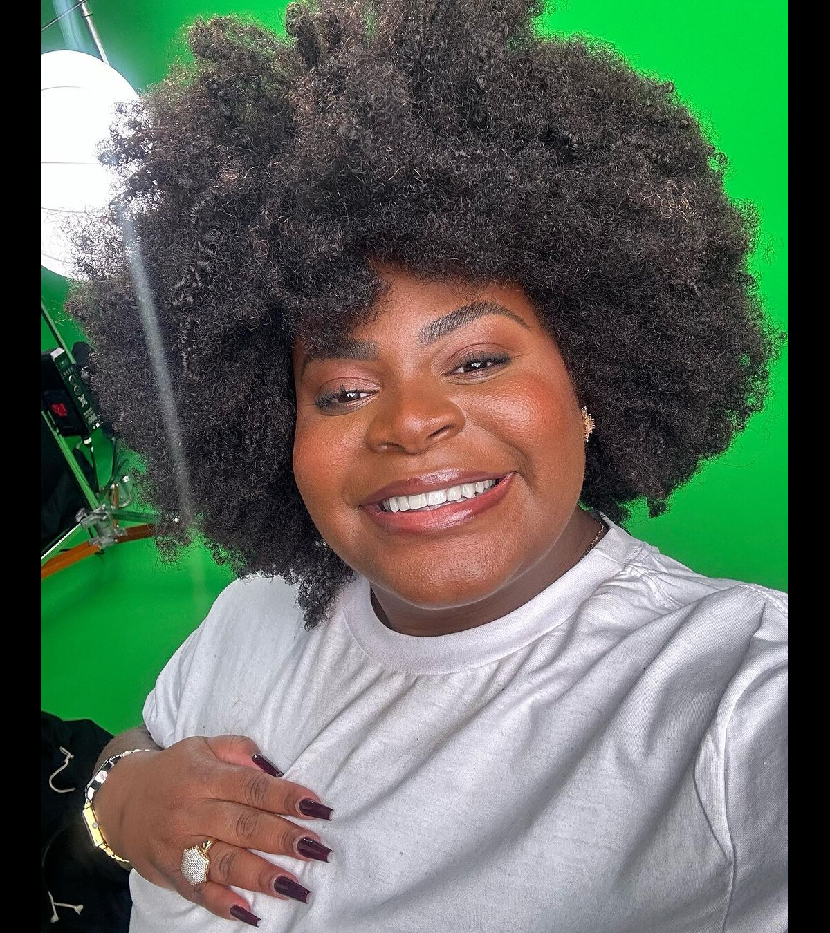 Foto: Jojo Todynho como você nunca viu! De vestido branco decotado ...