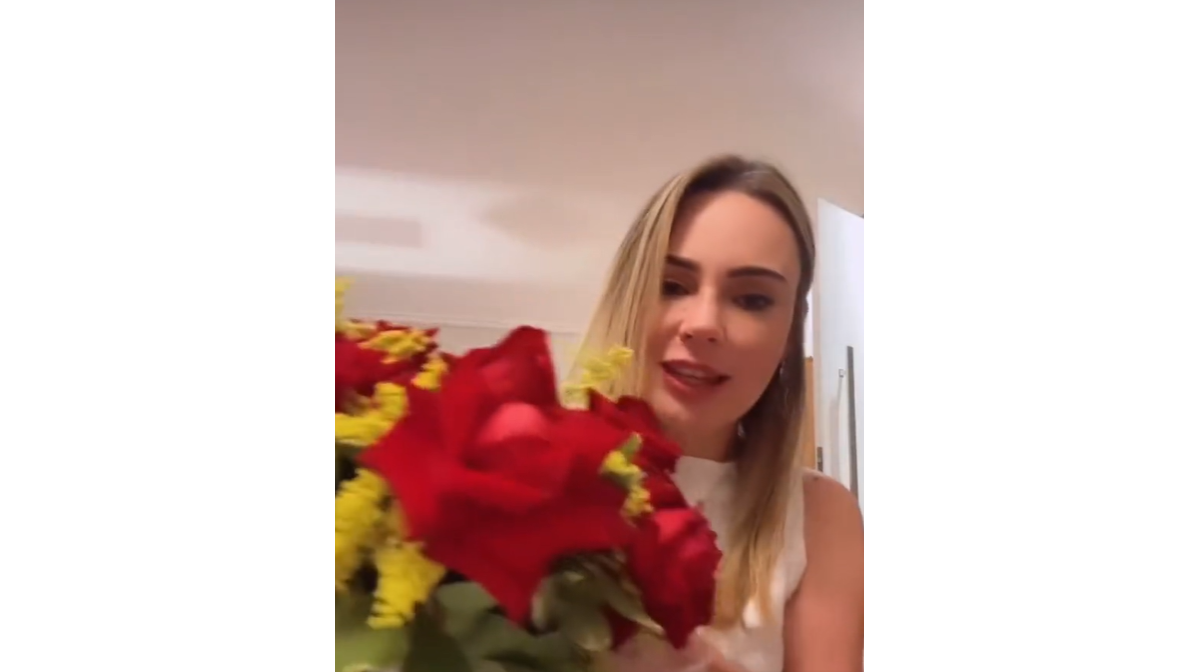 Foto: Já de 'A Fazenda 2023', Rachel Sheherazade ganhou flores de ...