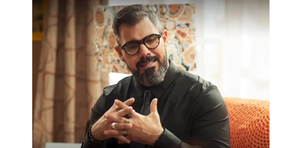 Foto: Na novela 'Fuzuê', Pascoal (Juliano Cazarré) e Merreca (Ruan ...