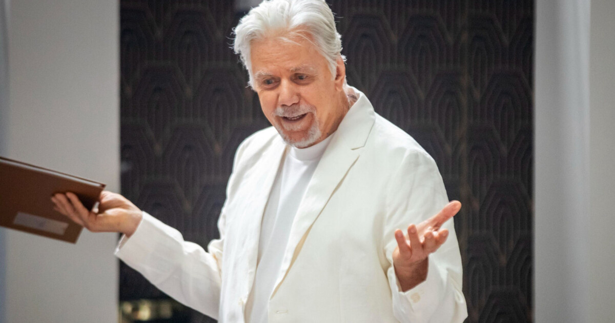 Jacques Leclair em 'Elas por Elas'? Estilista icônico ressurge das cinzas em cena hilária; aos ...