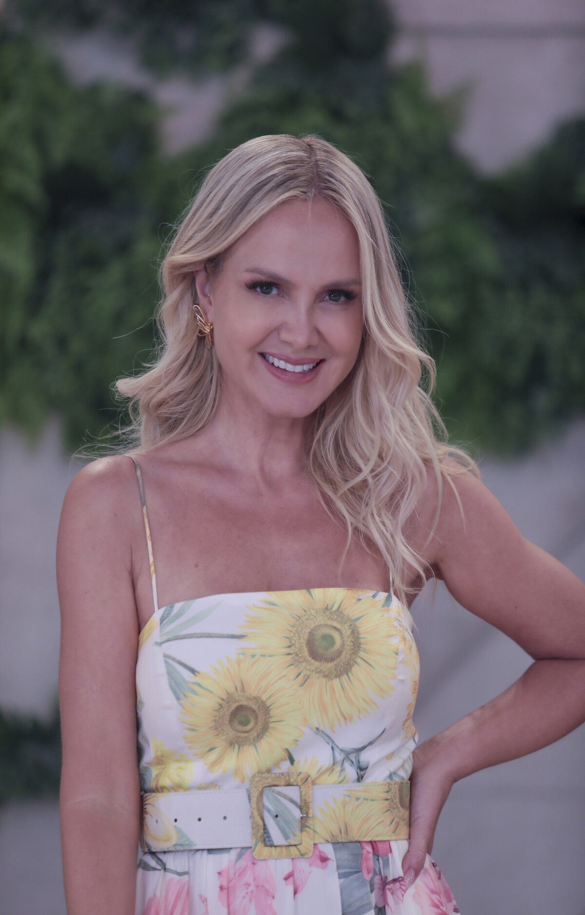 Foto: Eliana: no SBT, apresentadora devia ganhar R$ 900 mil ao mês só ...