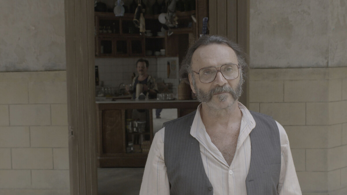 Foto: Em 'Renascer', Rachid (Almir Sater) faz proposta para que Eliana ... Foto: Em 'Renascer', Rachid (Almir Sater) faz proposta para que Eliana ...