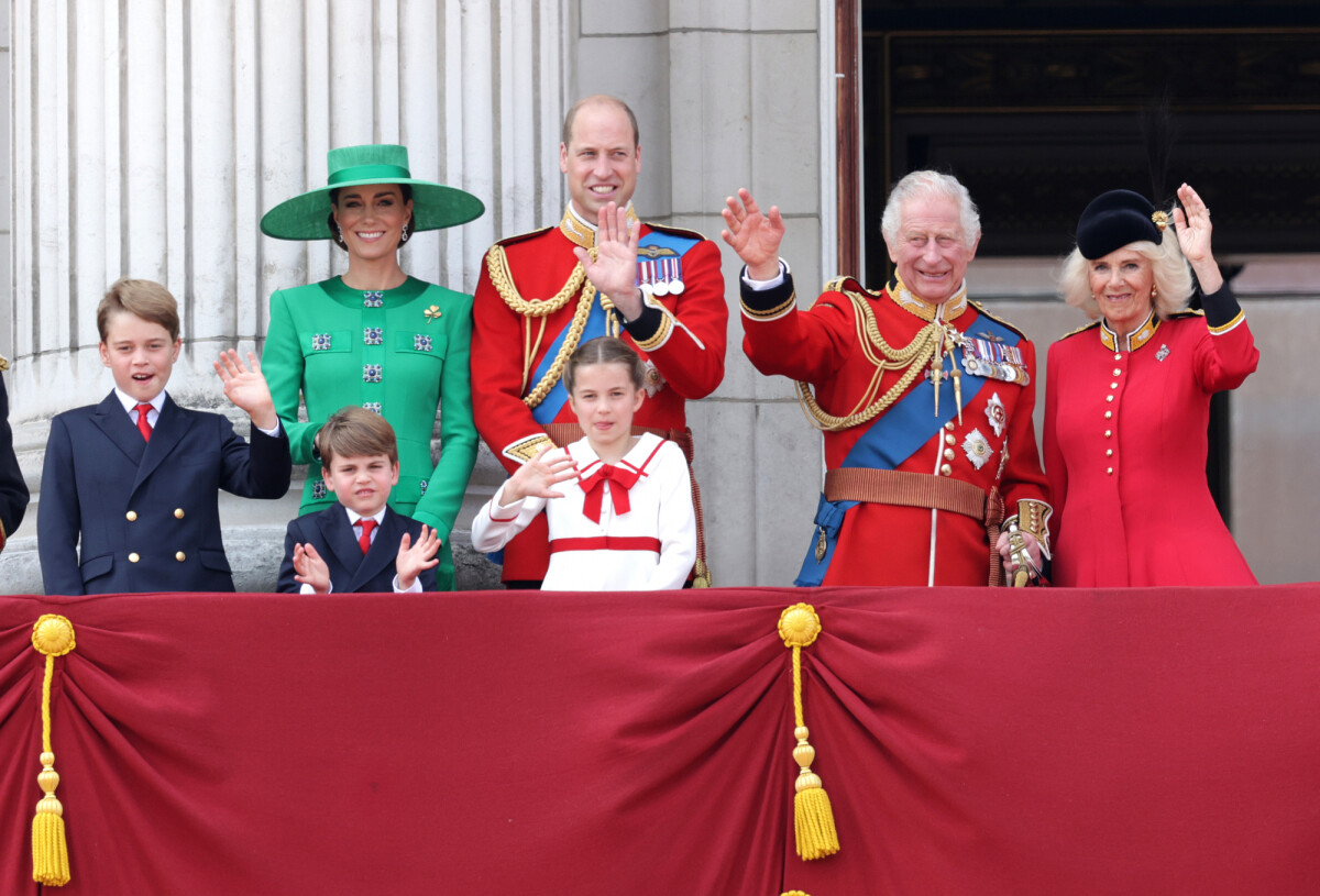 Foto: O Trooping of the Colour, vale explicar, é um evento que comemora ...