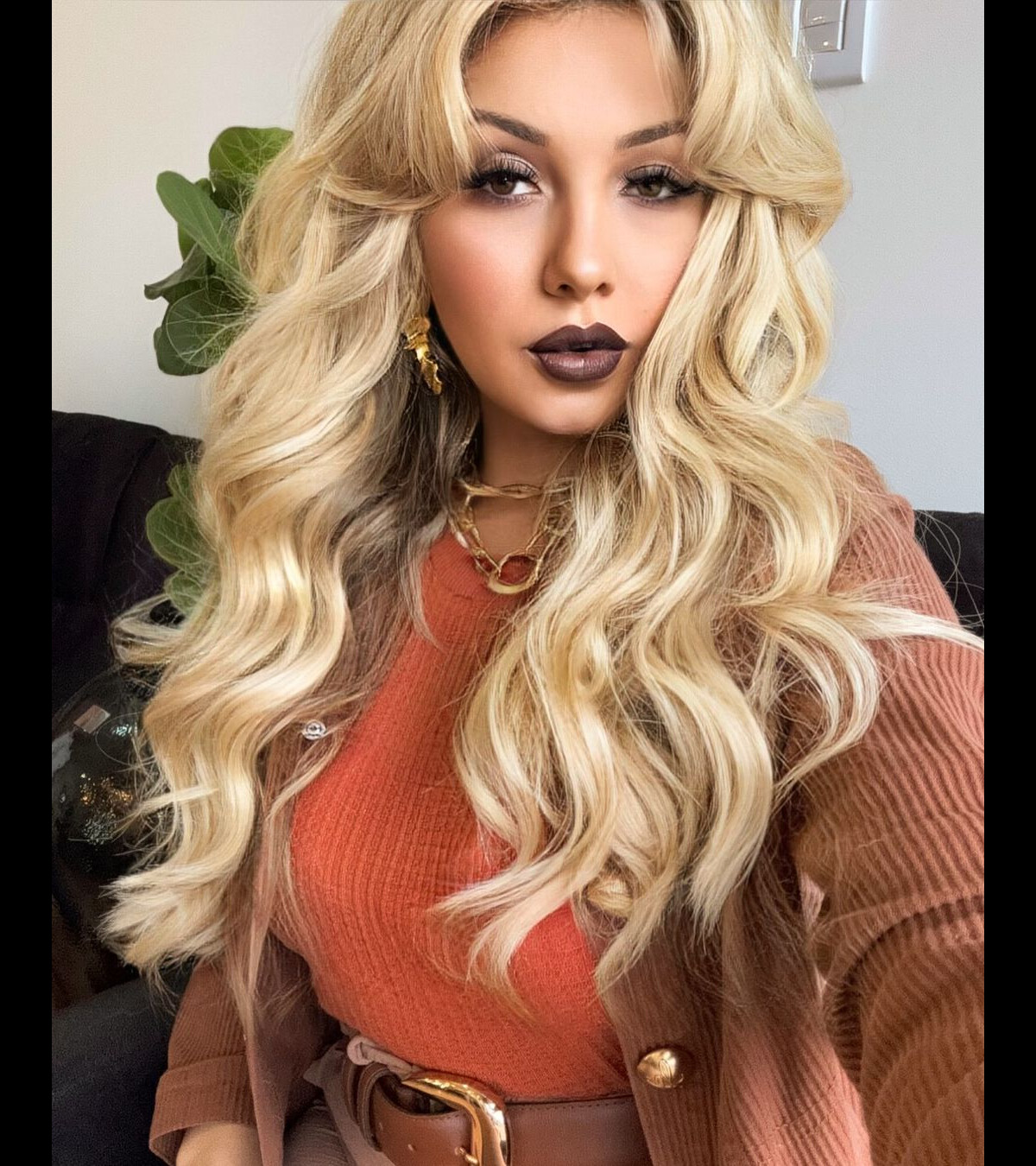 Foto: Chaline se apresenta como 'vidente oficial das estrelas' e ...