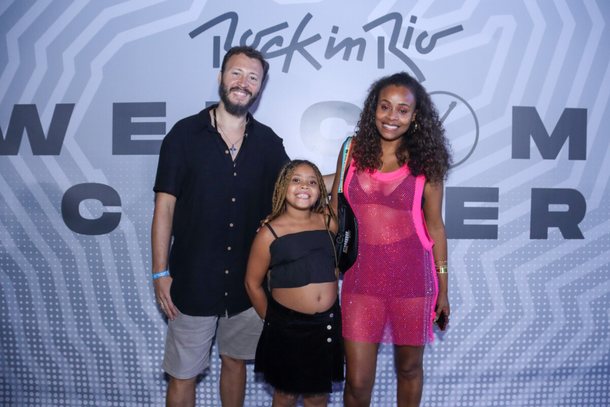 Foto: Rock in Rio 2024: com a família, Roberta Rodrigues aliou rosa e ...