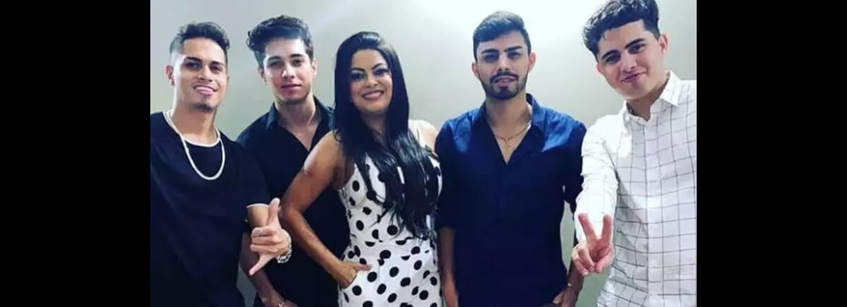 Foto: A cantora gospel Ellis Oliver é mãe de quatro filhos, três deles ...