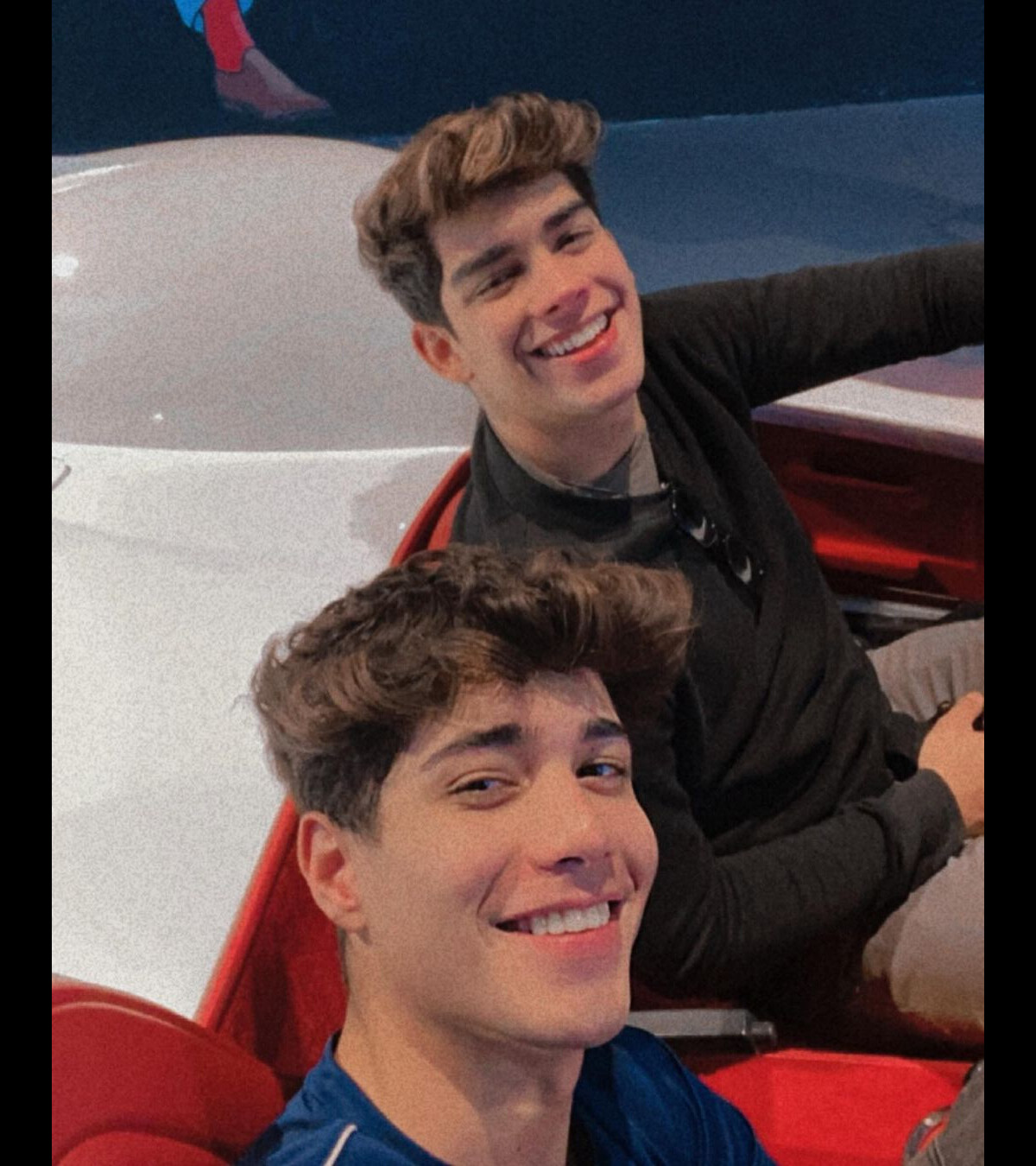 Foto: Helton Oliveira e Vitor Barreto assumem relacionamento - Purepeople
