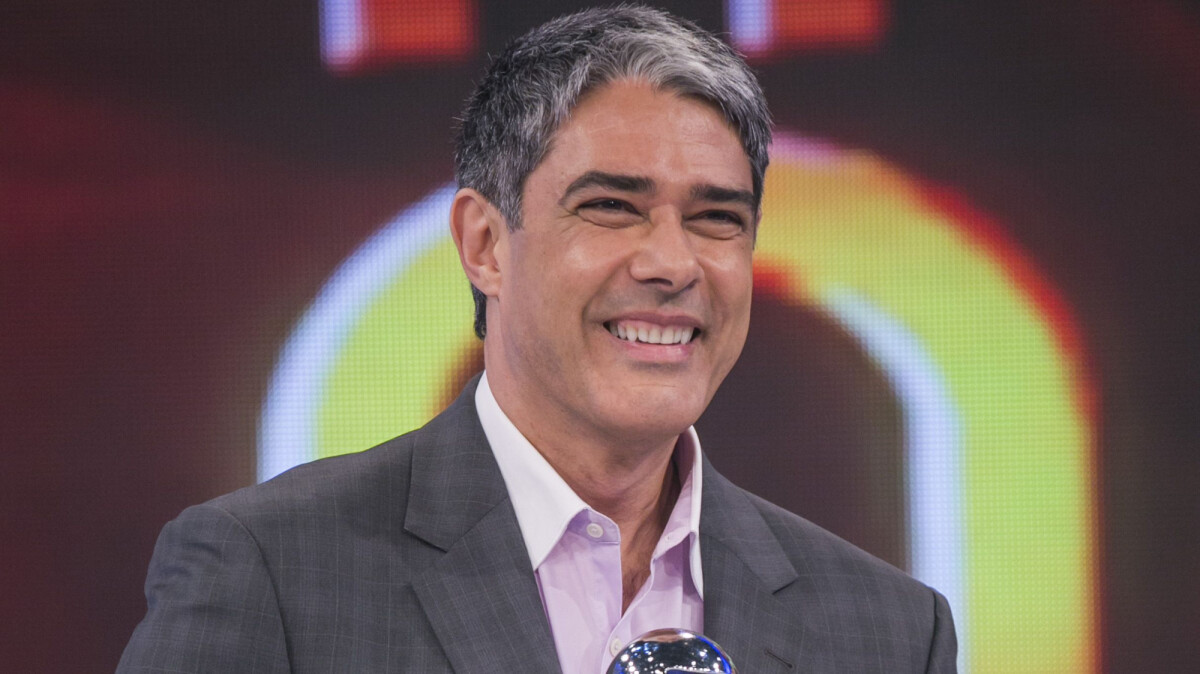 Foto: William Bonner abriu uma latinha e voltou a virar meme na web ...