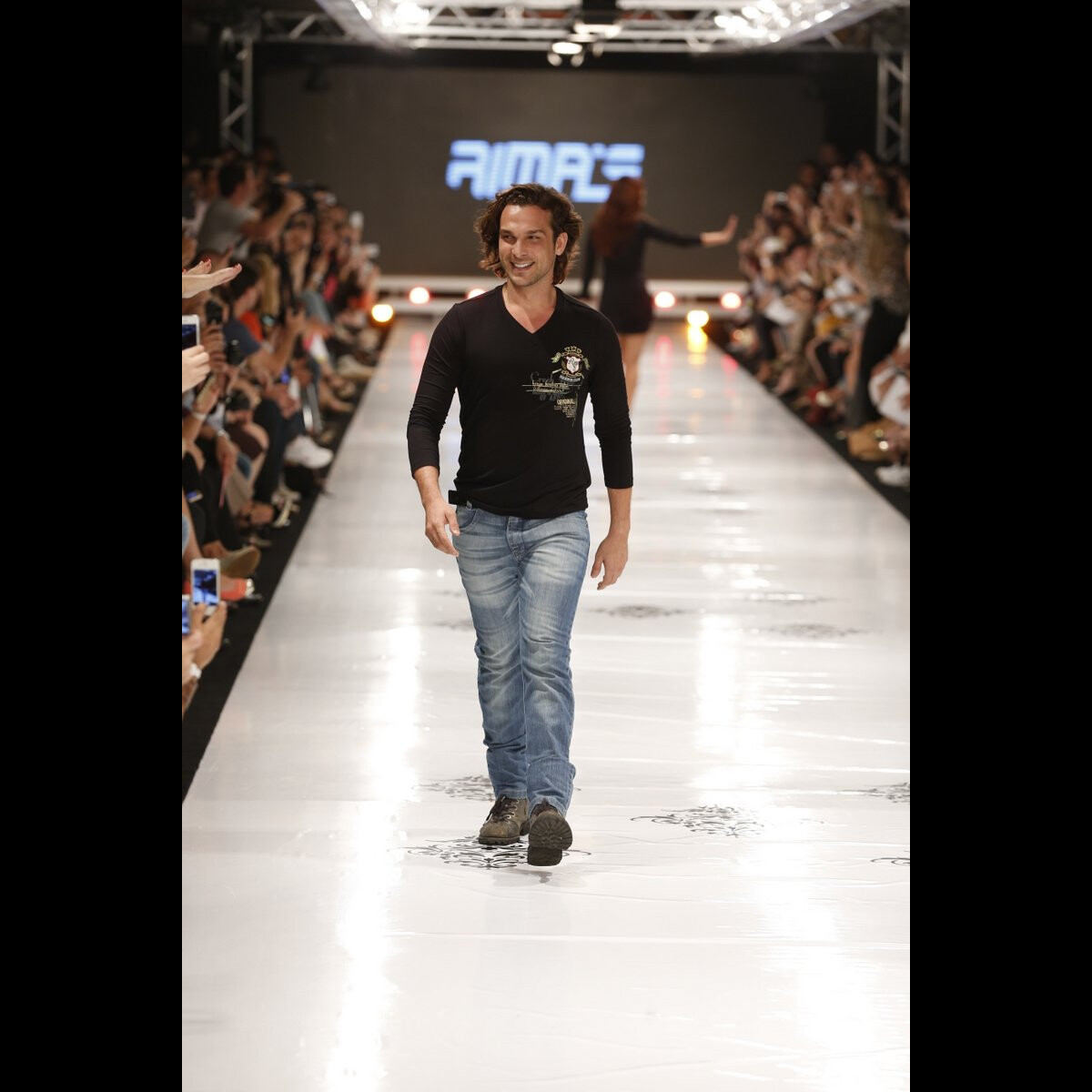 Foto: Igor Rickli desfila no Paraná - Purepeople